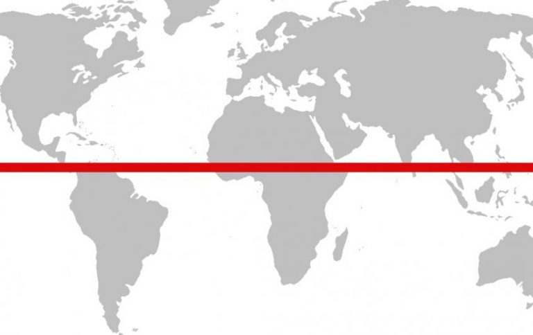 The Tenth Parallel: Dispatches from the Fault Line between Christianity ...